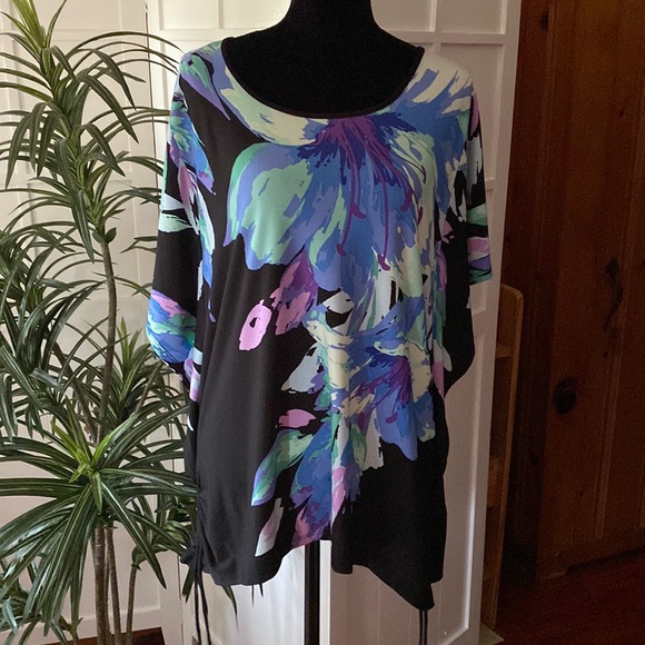 Laura | Tops | Gorgeous Floral Print Tunic Caftan Poncho Top Tie Sides ...